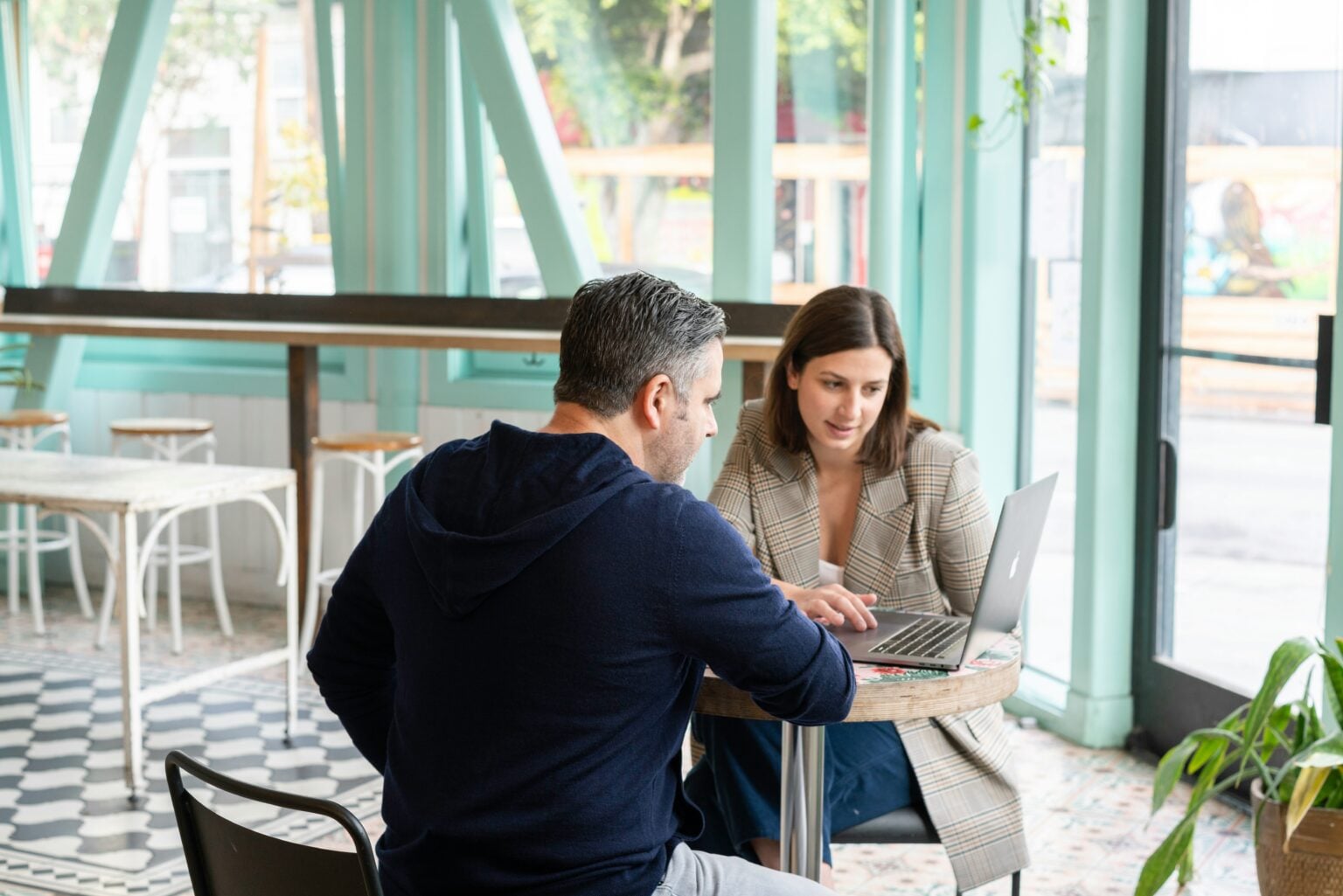 Advantages and Disadvantages of Franchising | Key Insights