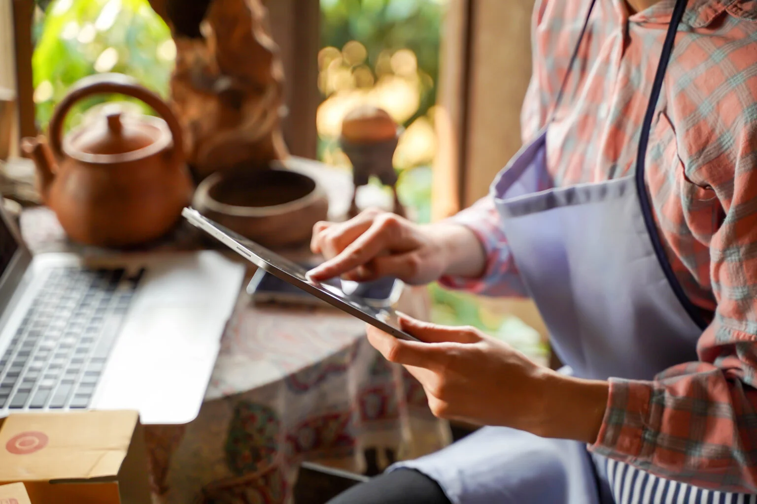 Branch vs. Franchise vs. Chain: What’s The Difference?